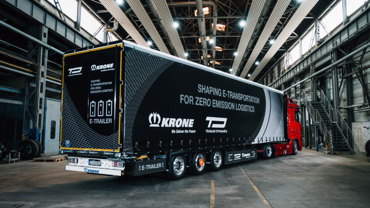 KRONE Trailer: KRONE eMEGA LINER: CURTAINSIDER WITH ELECTRIC TRACTOR ...